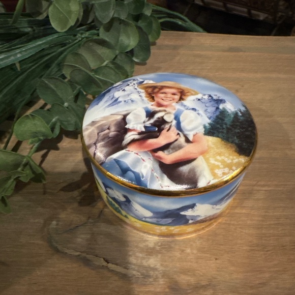 Danbury Mint | Accents | Danbury Mint Shirley Temple Heidi Music Box ...